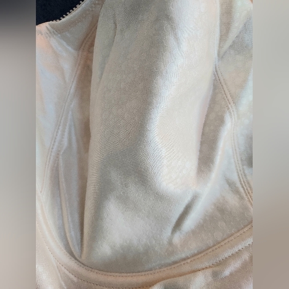 Intimates & Sleepwear | Nwot Ladies Leading Lady Ecru Front Close ...